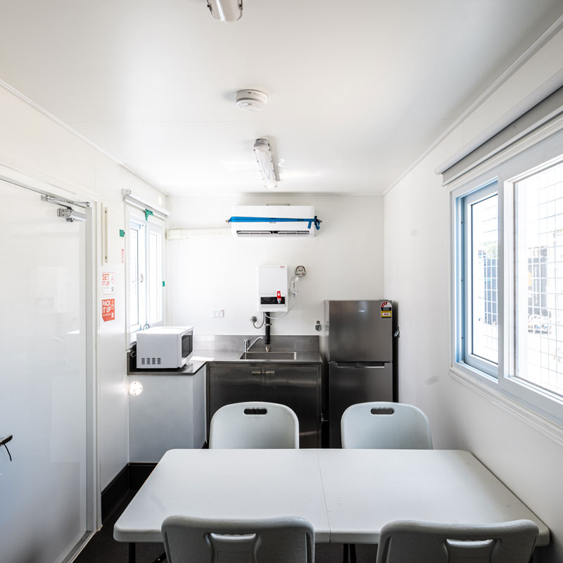 20ft Self Contained Crib and Bathroom | SCF