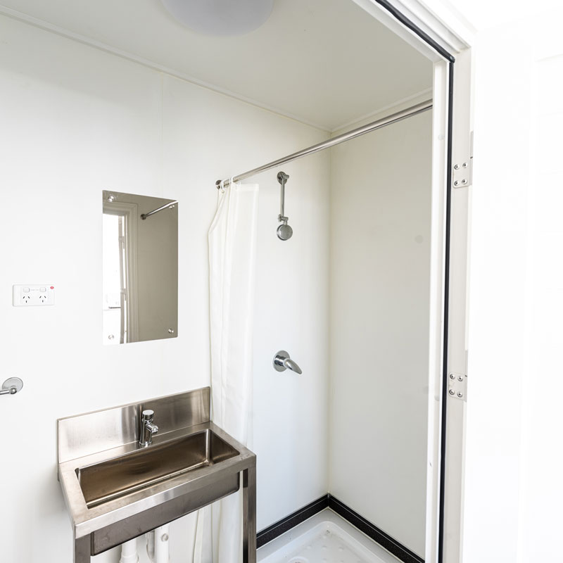 20ft Self Contained Crib and Bathroom | SCF