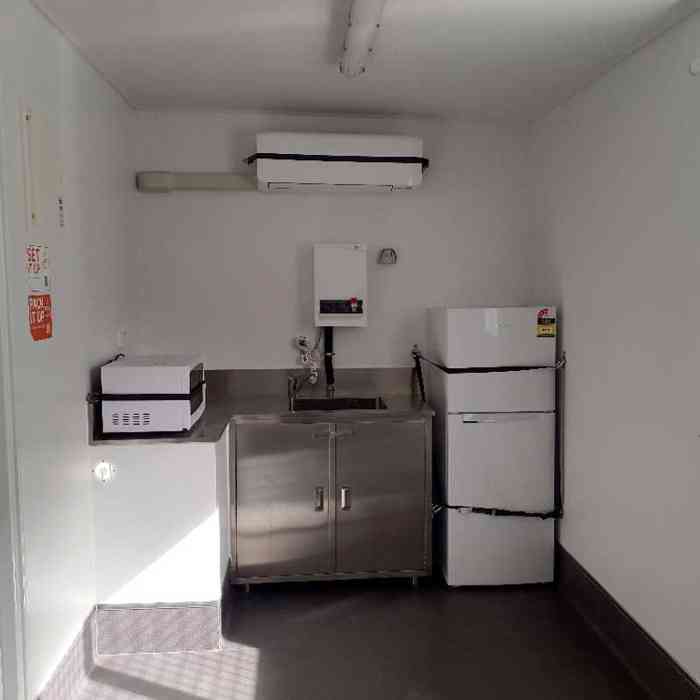 20ft Crib Room | Let them eat, rehydrate, and rest | SCF